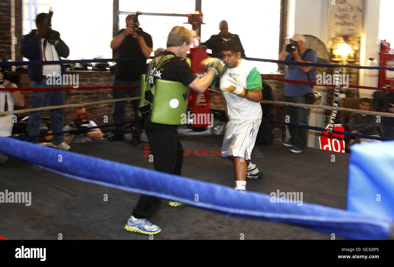 Der trinity boxclub -Fotos und -Bildmaterial in hoher Auflösung – Alamy
