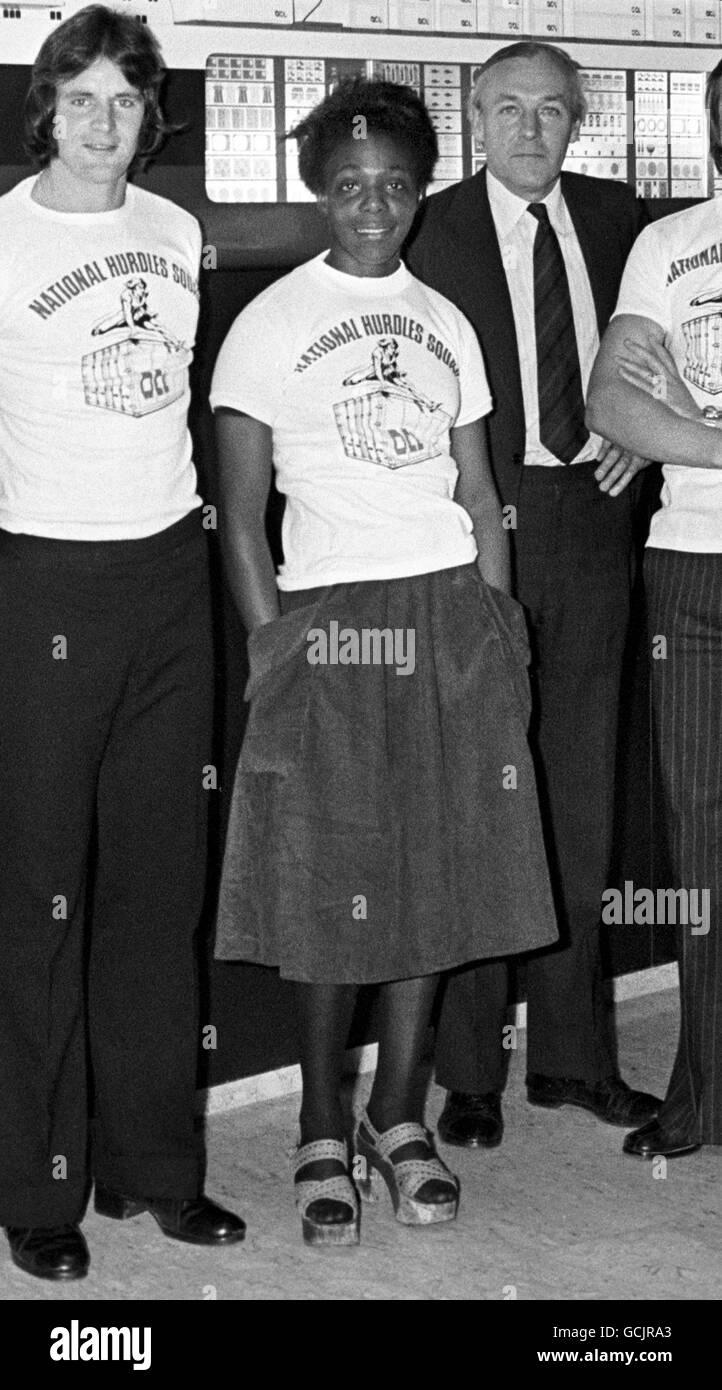 172861-1a einmal mit beiden Füßen auf dem Boden, Mitglieder des ...