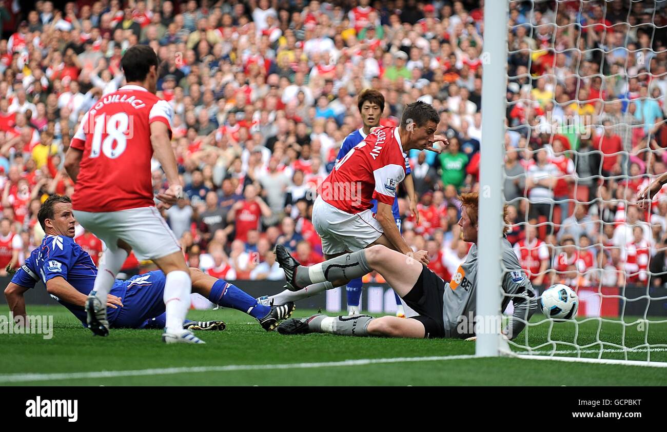 Arsenale laurent koscielny center erzielt das erste tor -Fotos und ...