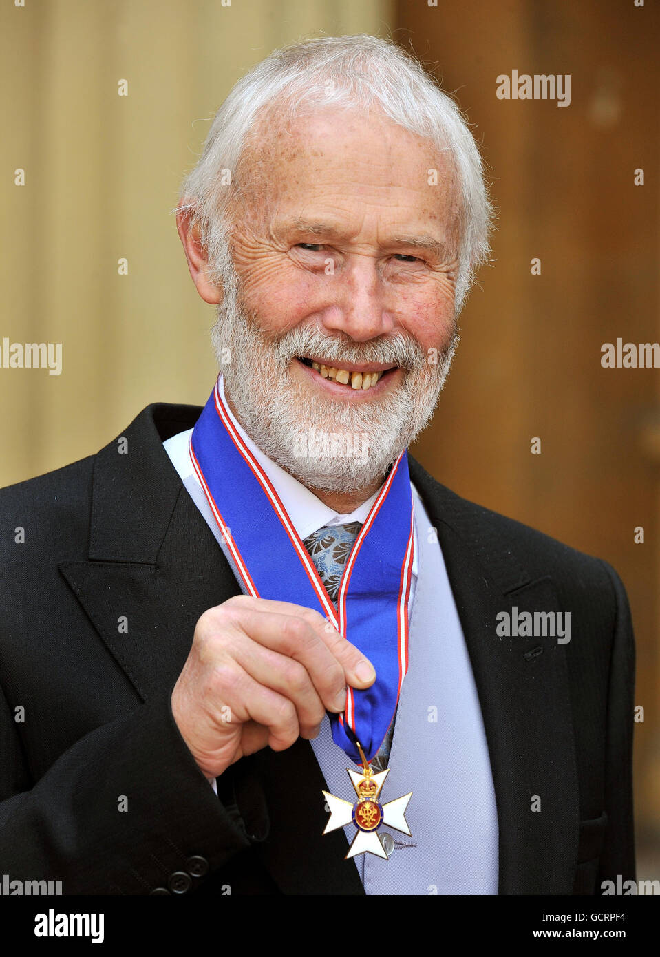 Chris bonington im palast -Fotos und -Bildmaterial in hoher Auflösung ...