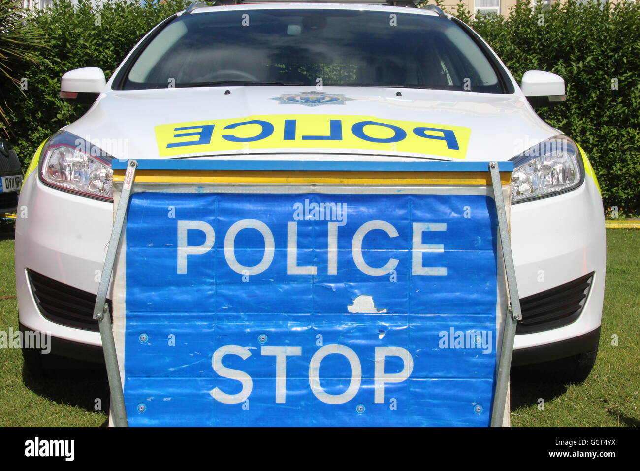 Police stop sign -Fotos und -Bildmaterial in hoher Auflösung – Alamy