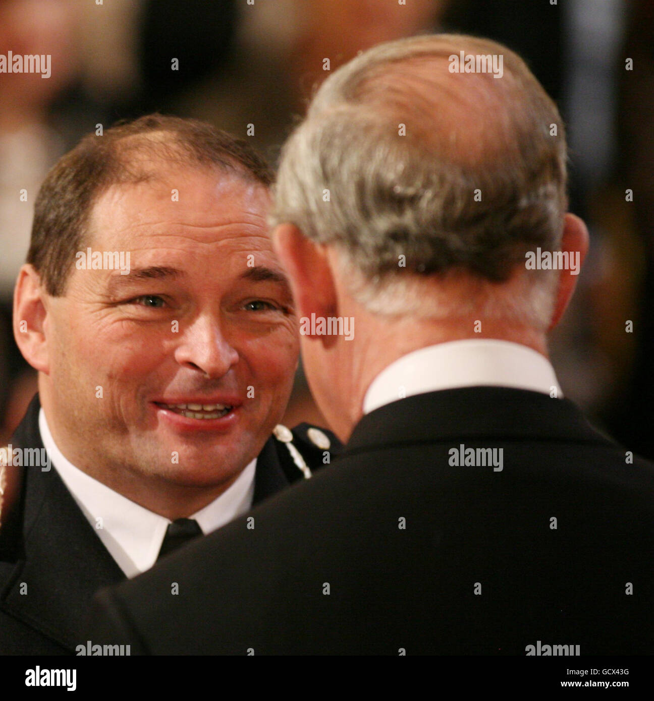 Christopher Sims, Chief Constable der West Midlands Police, erhält die ...