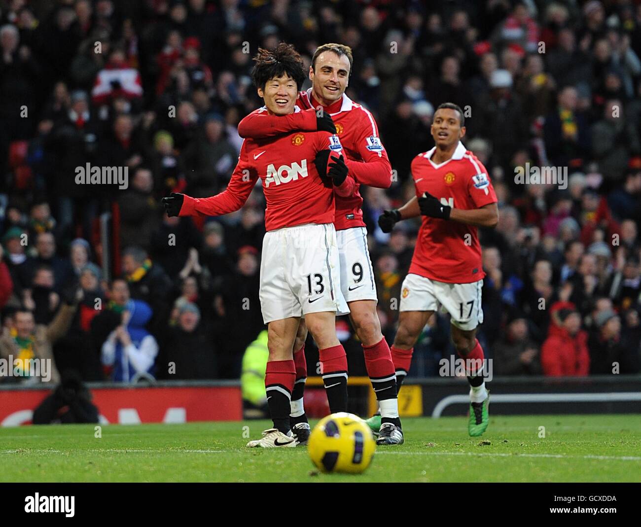 Manchester uniteds ji sung park feiert nach dem zweiten tor -Fotos und -Bildmaterial in hoher ...