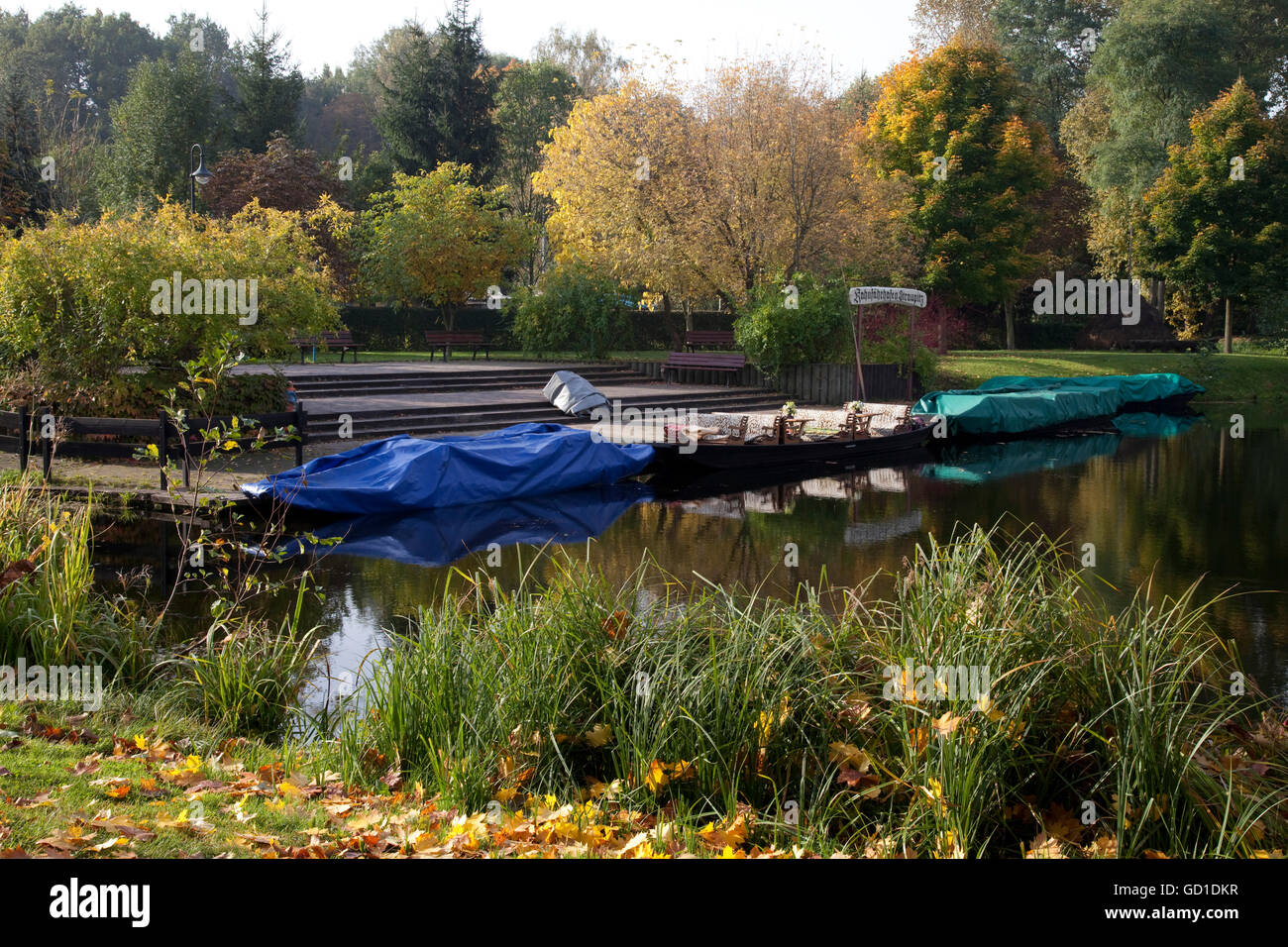 Spreewald kahn boot -Fotos und -Bildmaterial in hoher Auflösung – Alamy