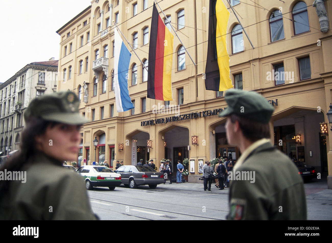 Historische frau polizei -Fotos und -Bildmaterial in hoher Auflösung ...