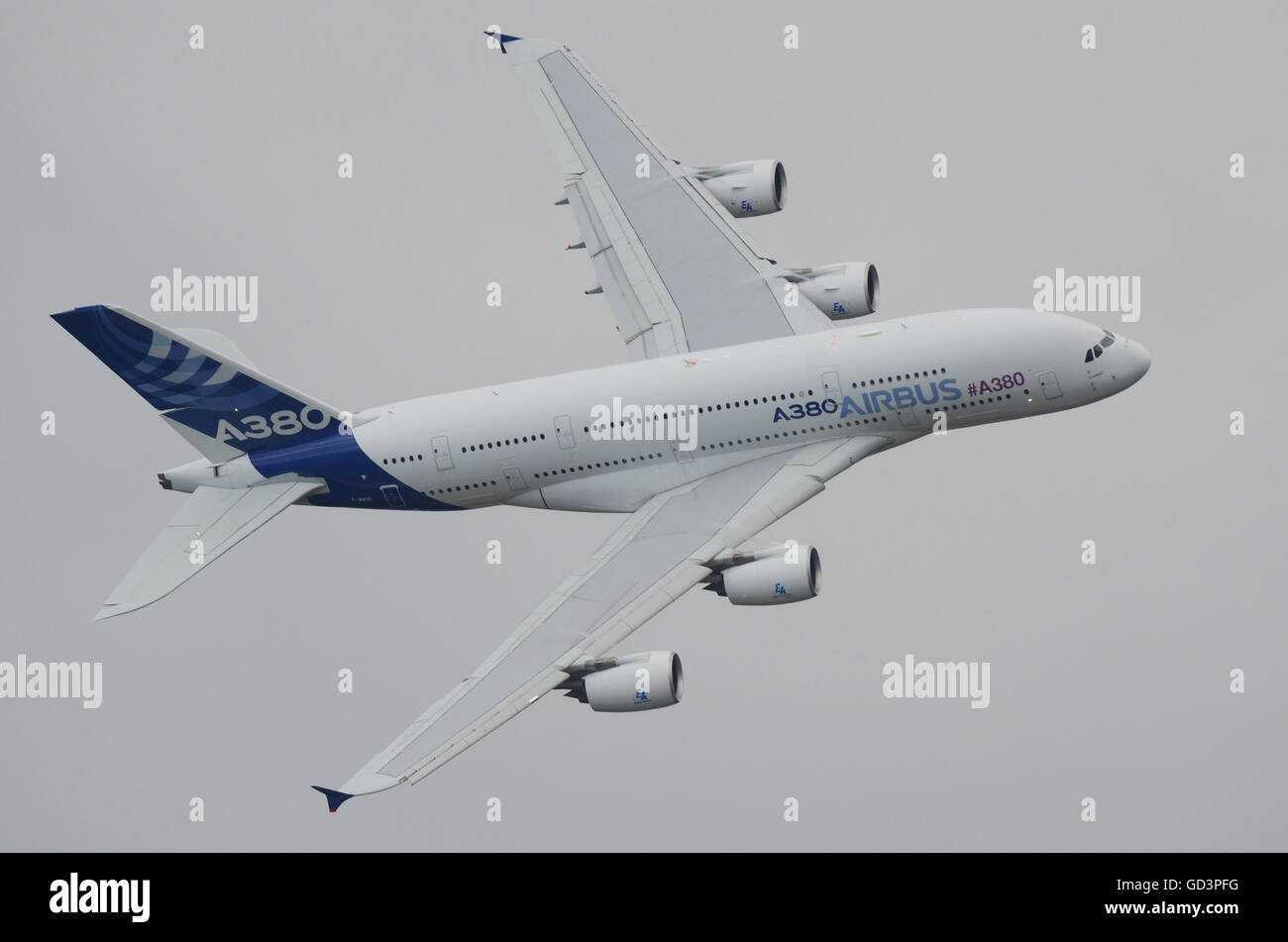 Airbus A380-Prototyp auf der Farnborough International Airshow. Airbus ...