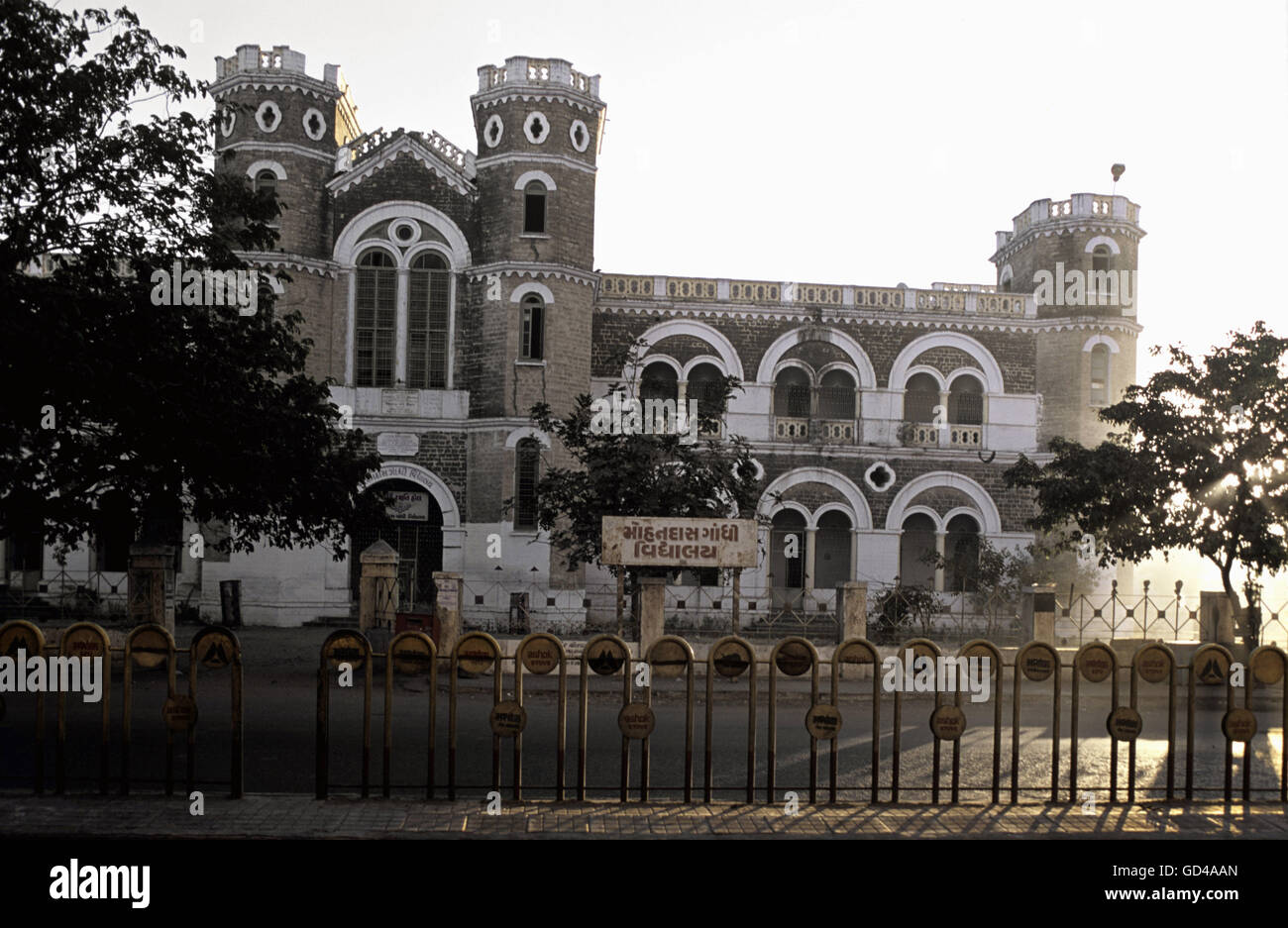 Alfred gymnasium -Fotos und -Bildmaterial in hoher Auflösung – Alamy