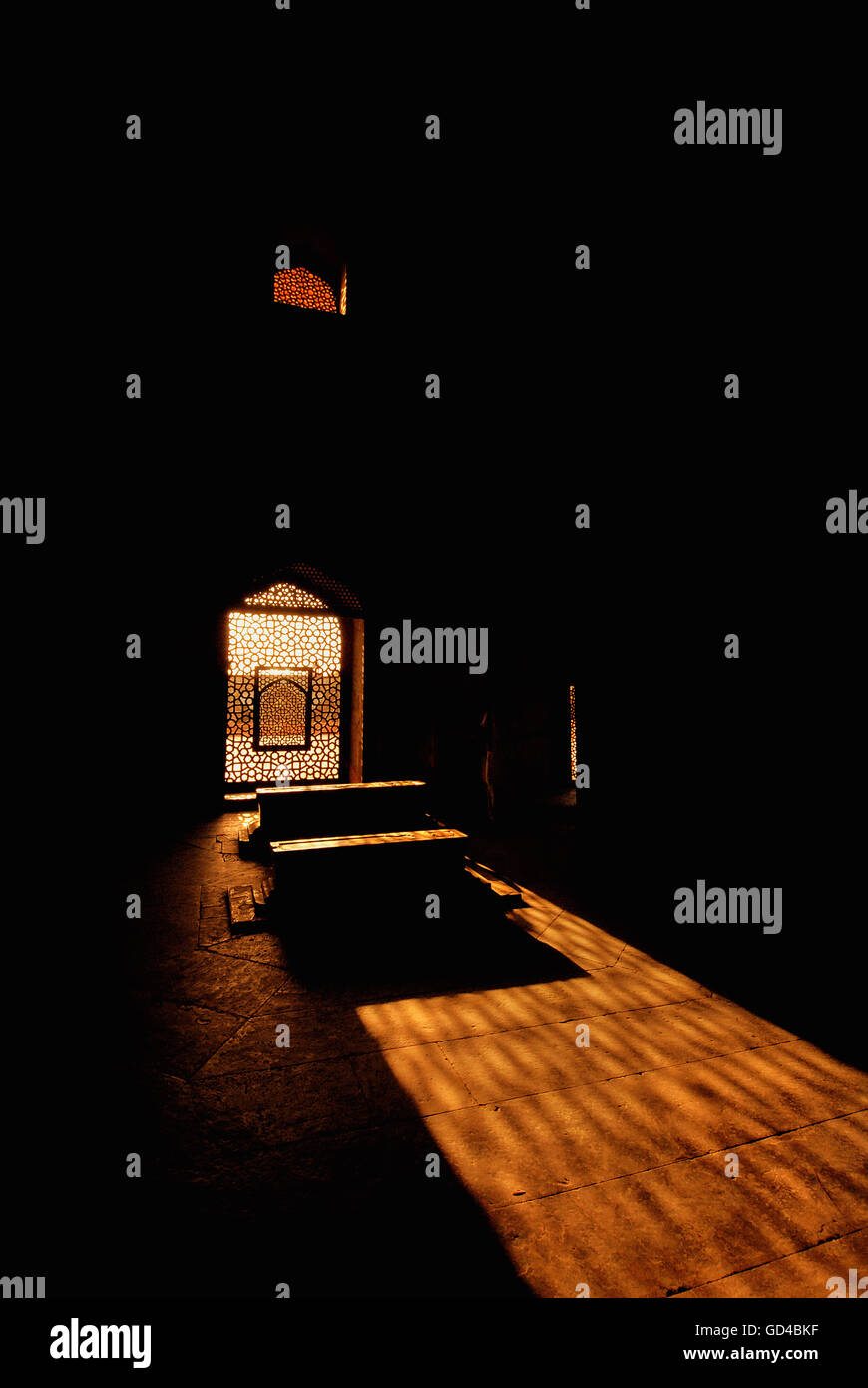 Inside tomb -Fotos und -Bildmaterial in hoher Auflösung – Alamy