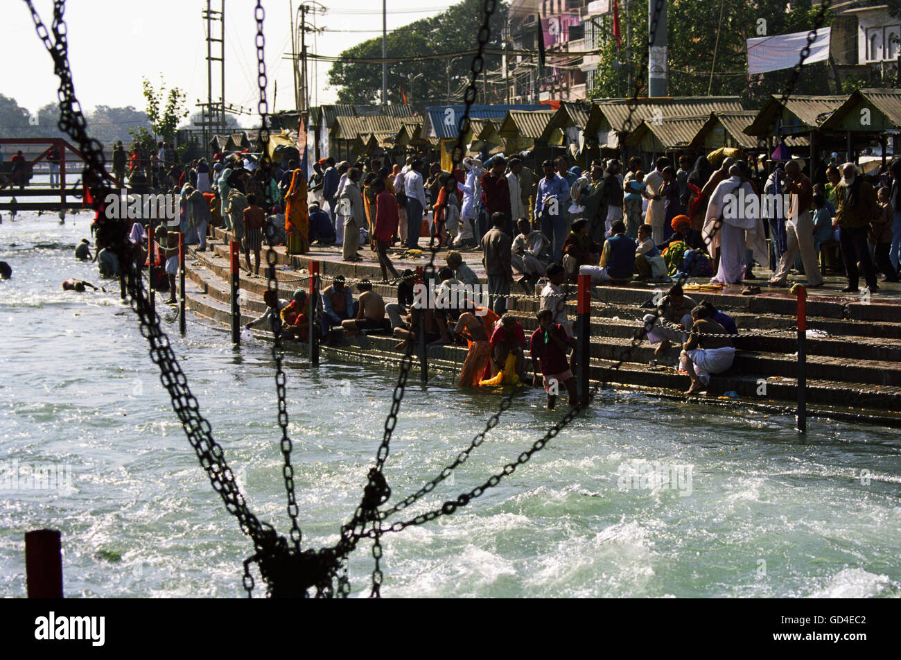 In the river ganga -Fotos und -Bildmaterial in hoher Auflösung – Alamy
