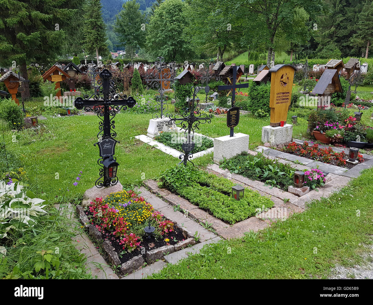 Bergfriedhof, Berchtegaden, Oberbayern Stockfotografie - Alamy