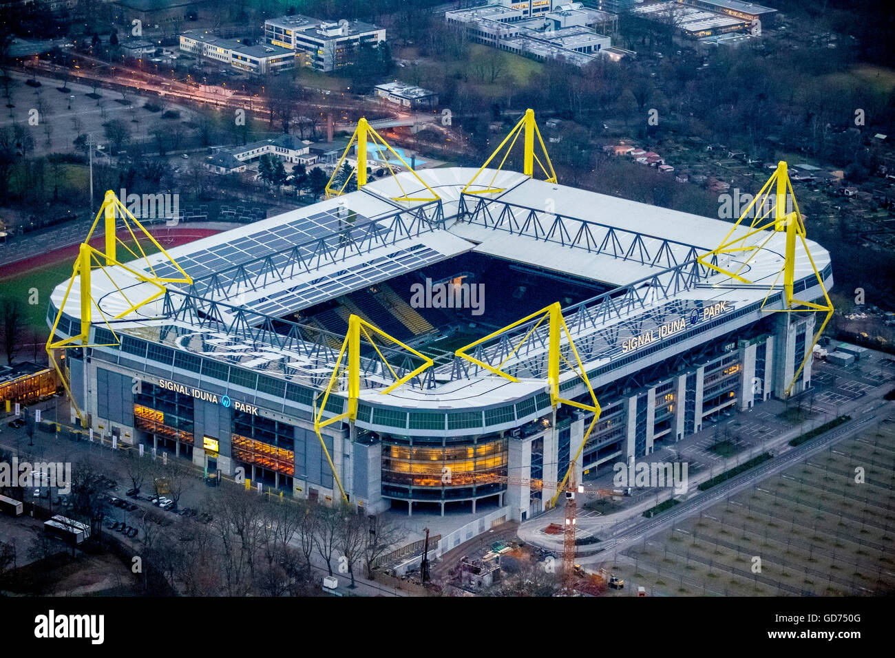 Luftaufnahme, Nachtaufnahmen vom Westfalenstadion Stadion ...