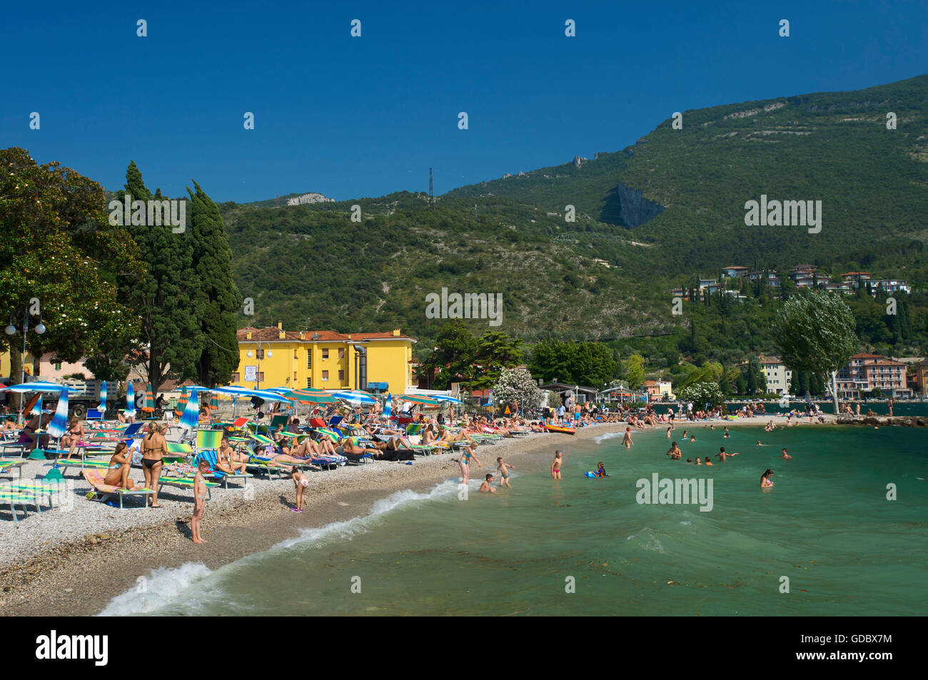 Strand in torbole -Fotos und -Bildmaterial in hoher Auflösung – Alamy