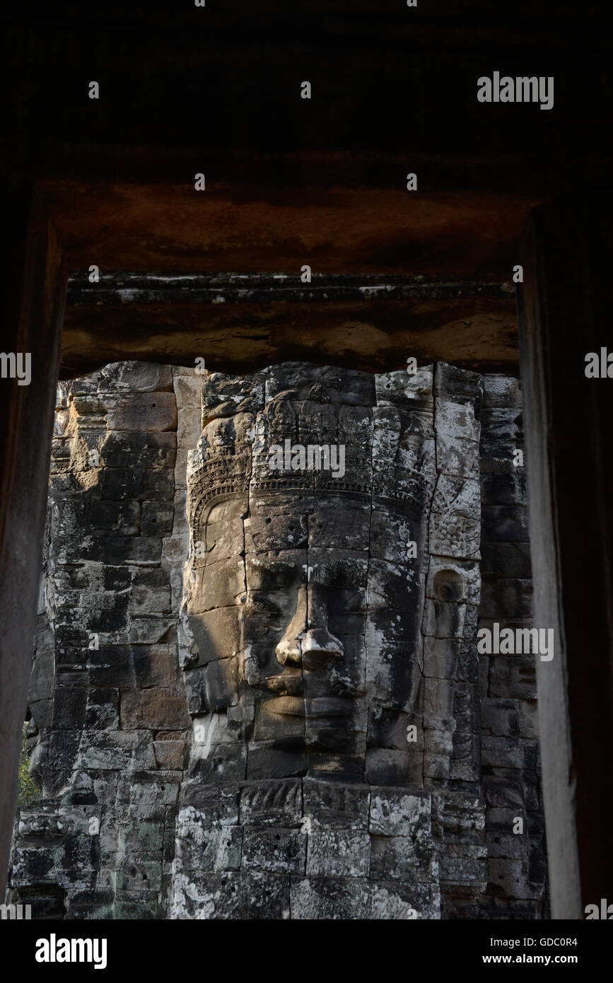 Stein steht die Ruine der Tempel von Angkor Thom in der Stadt der ... Stein steht die Ruine der Tempel von Angkor Thom in der Stadt der ...