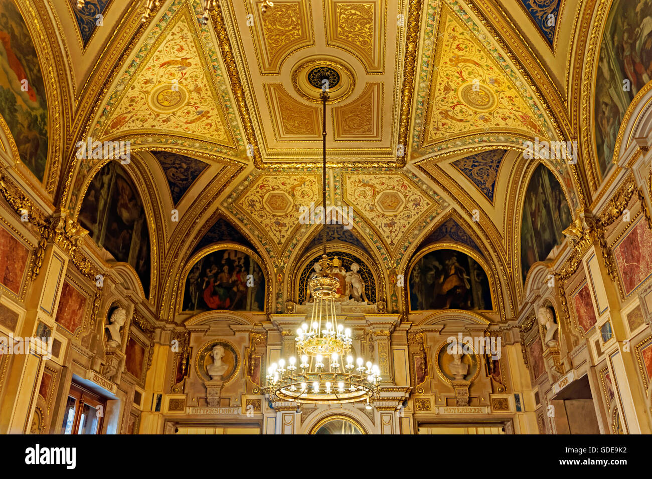 Staatsoper wien innen -Fotos und -Bildmaterial in hoher Auflösung – Alamy