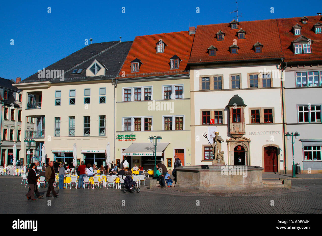 Marktplatz mit Neptun Fontain, Weimar, Thrungia, Deutschland ...