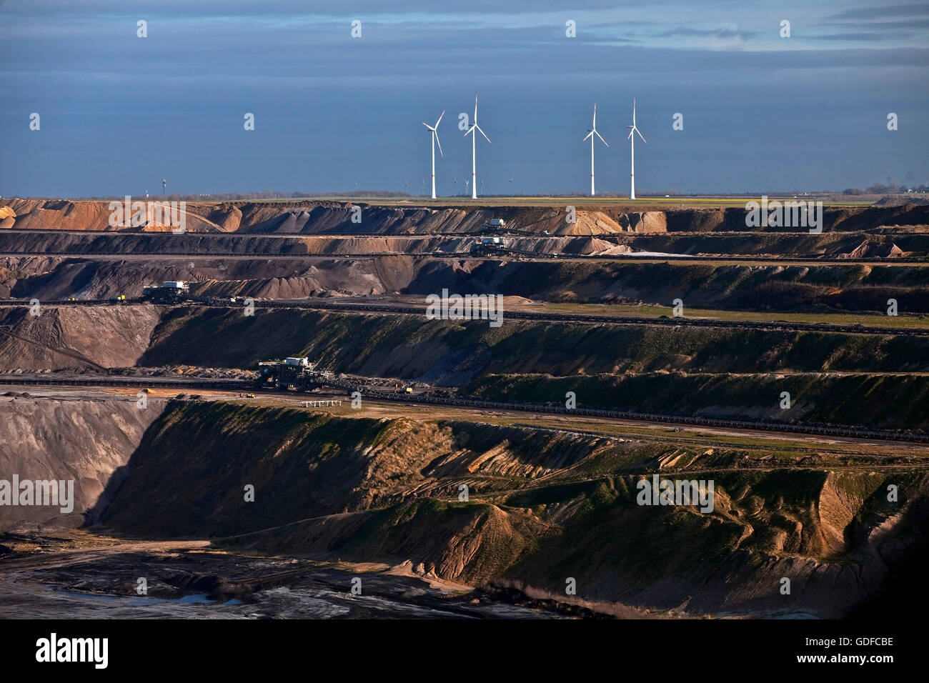 Braunkohlebergbau garzweiler in juchen -Fotos und -Bildmaterial in ...