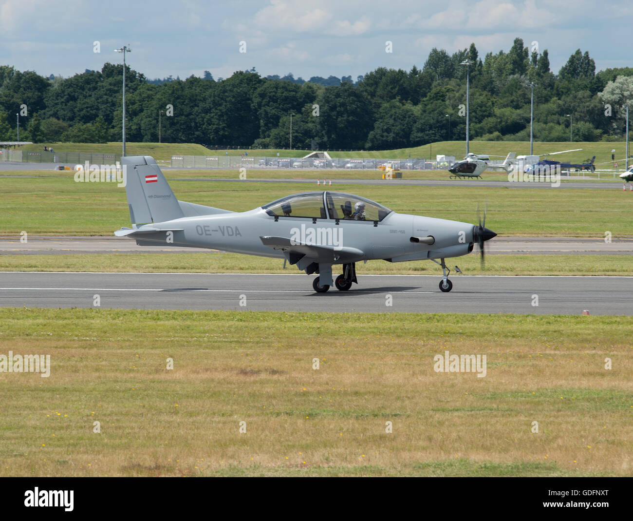Austrian diamond aircraft dart 450 trainer -Fotos und -Bildmaterial in ...