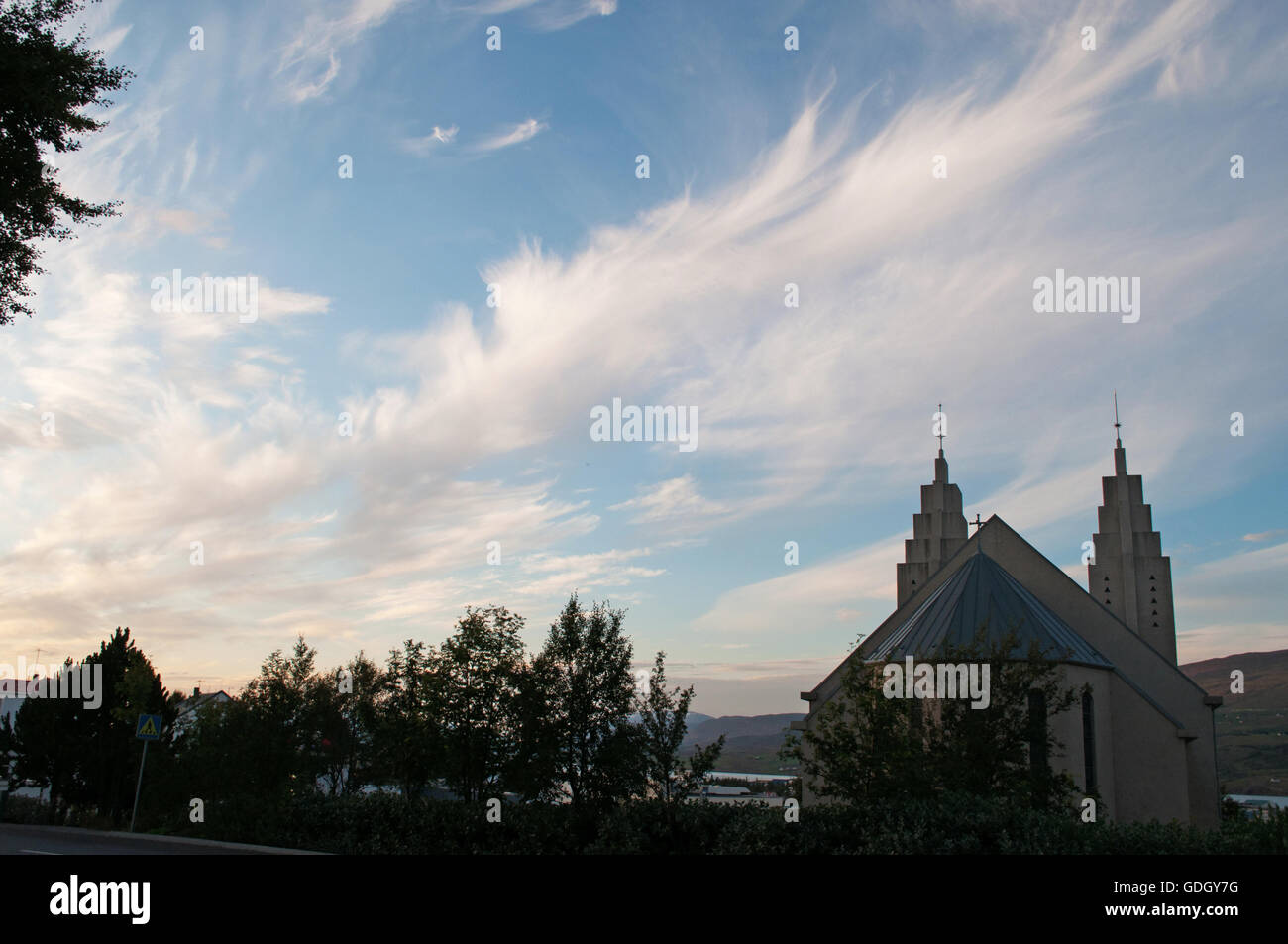 Akureyri kirche -Fotos und -Bildmaterial in hoher Auflösung – Alamy