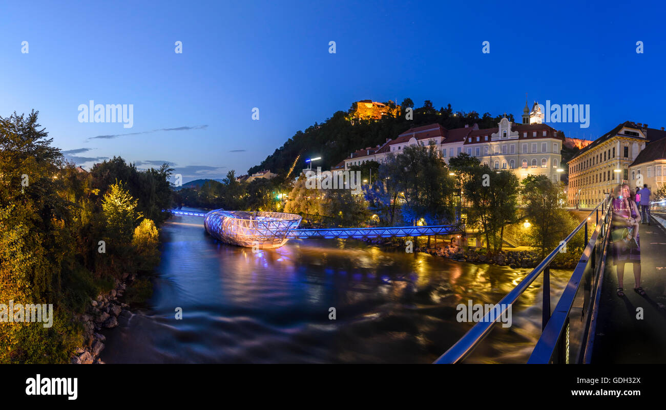 Graz: Mur-Insel in der Mur, Schlossberg mit dem Uhrturm, Region Graz ...