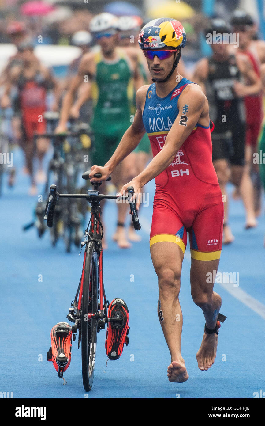 Hamburg, Deutschland. 16. Juli 2016. Mario Mola aus Spanien in Aktion ...
