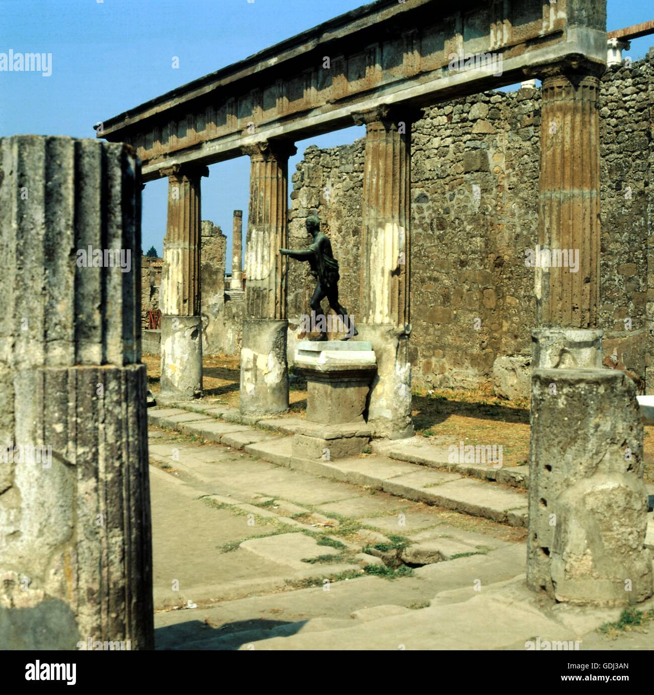 Tempel von apollo in pompeji -Fotos und -Bildmaterial in hoher ...