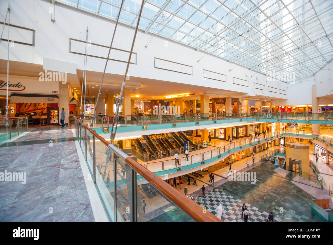 Abu dhabi mall -Fotos und -Bildmaterial in hoher Auflösung – Alamy