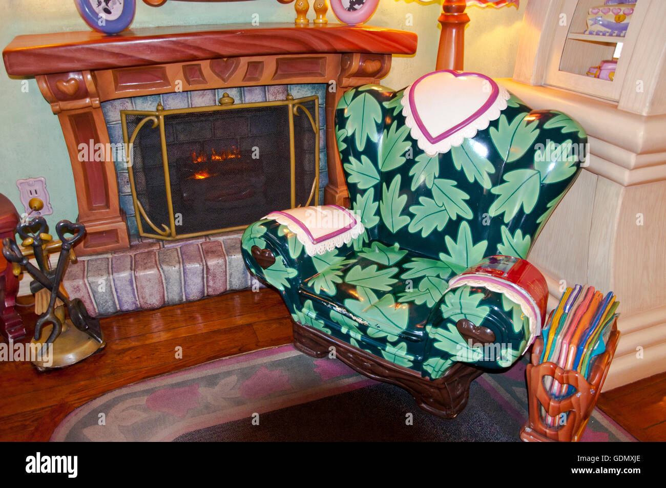 Mickey mouse house disneyland amusement -Fotos und -Bildmaterial in ...