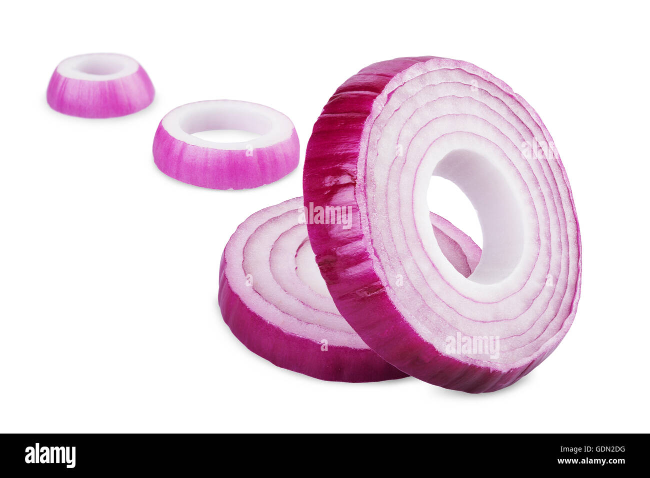 Rote zwiebel in scheiben geschnitten -Fotos und -Bildmaterial in hoher ...