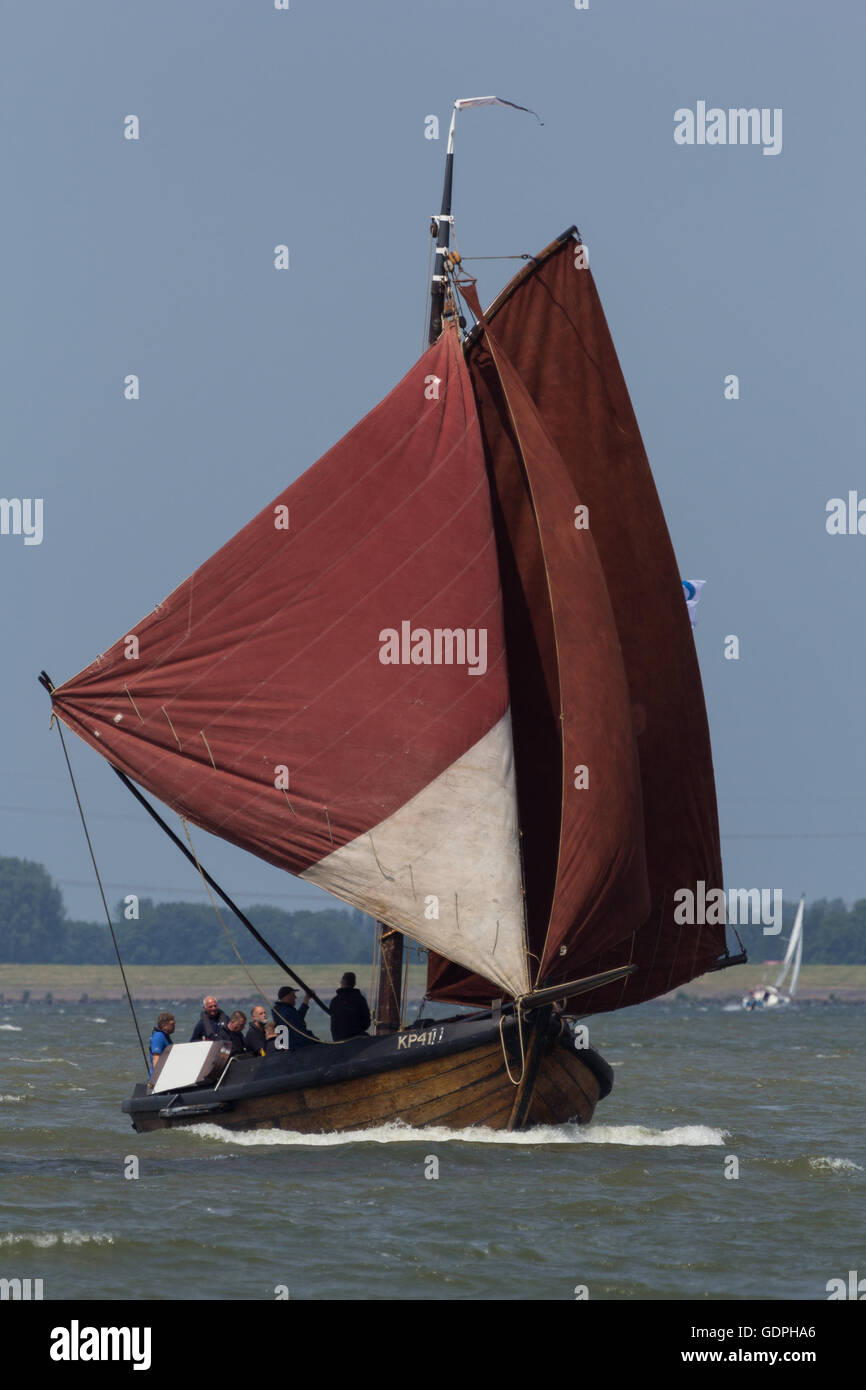 Traditionelles altes segelfischerboot Stockfotos und -bilder Kaufen ...