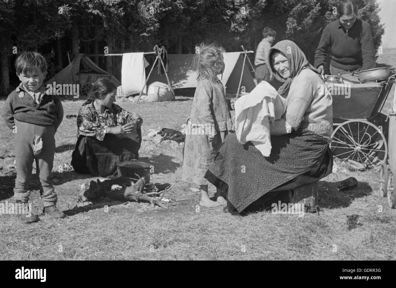 Sinti girl -Fotos und -Bildmaterial in hoher Auflösung – Alamy
