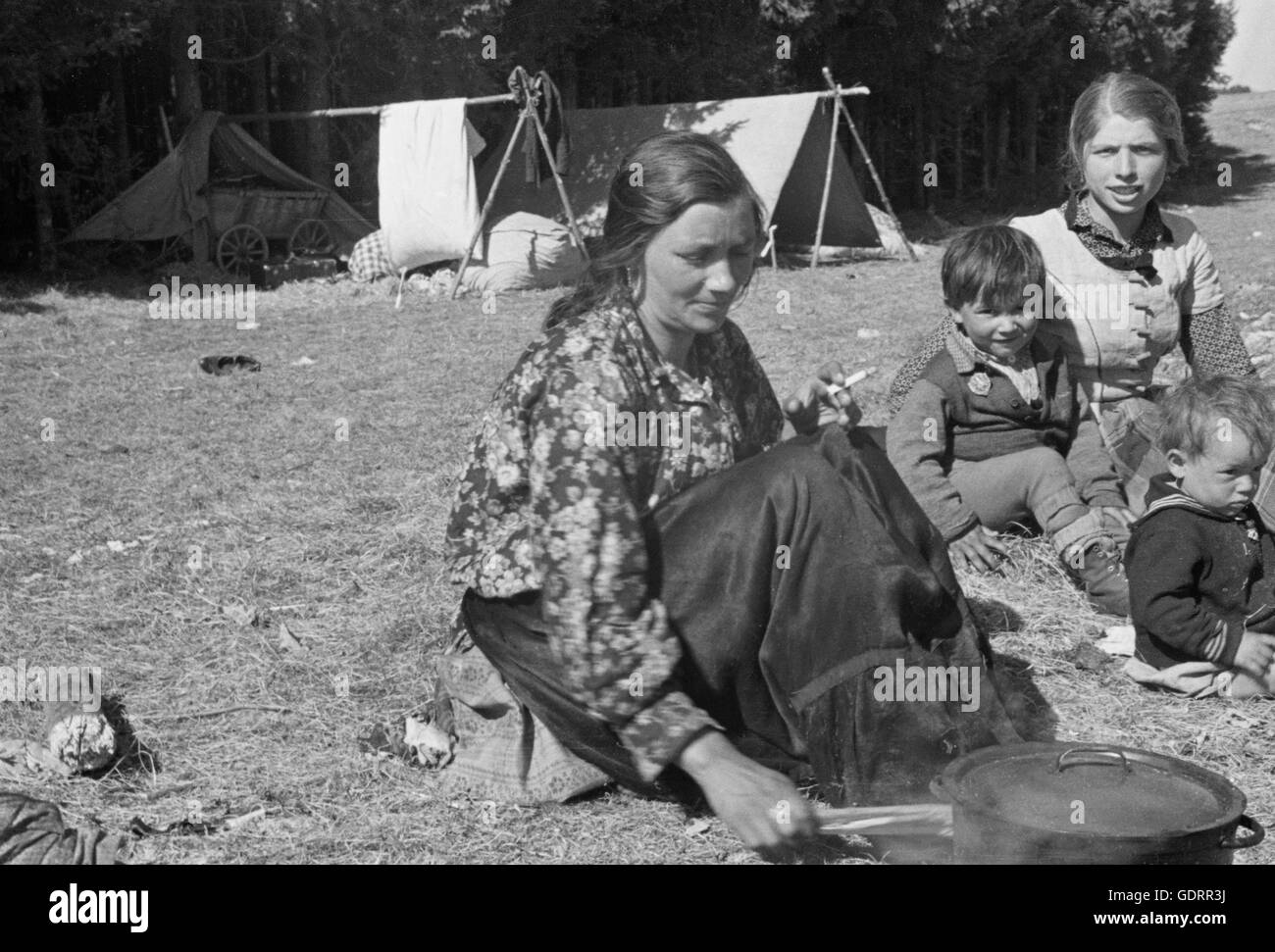 Sinti girl -Fotos und -Bildmaterial in hoher Auflösung – Alamy