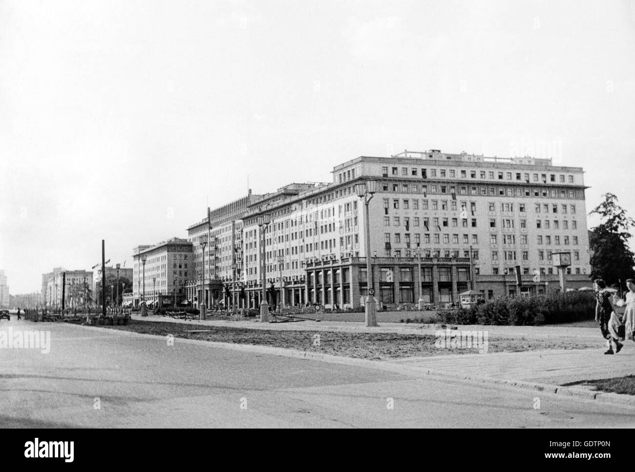Stalinallee east berlin -Fotos und -Bildmaterial in hoher Auflösung – Alamy