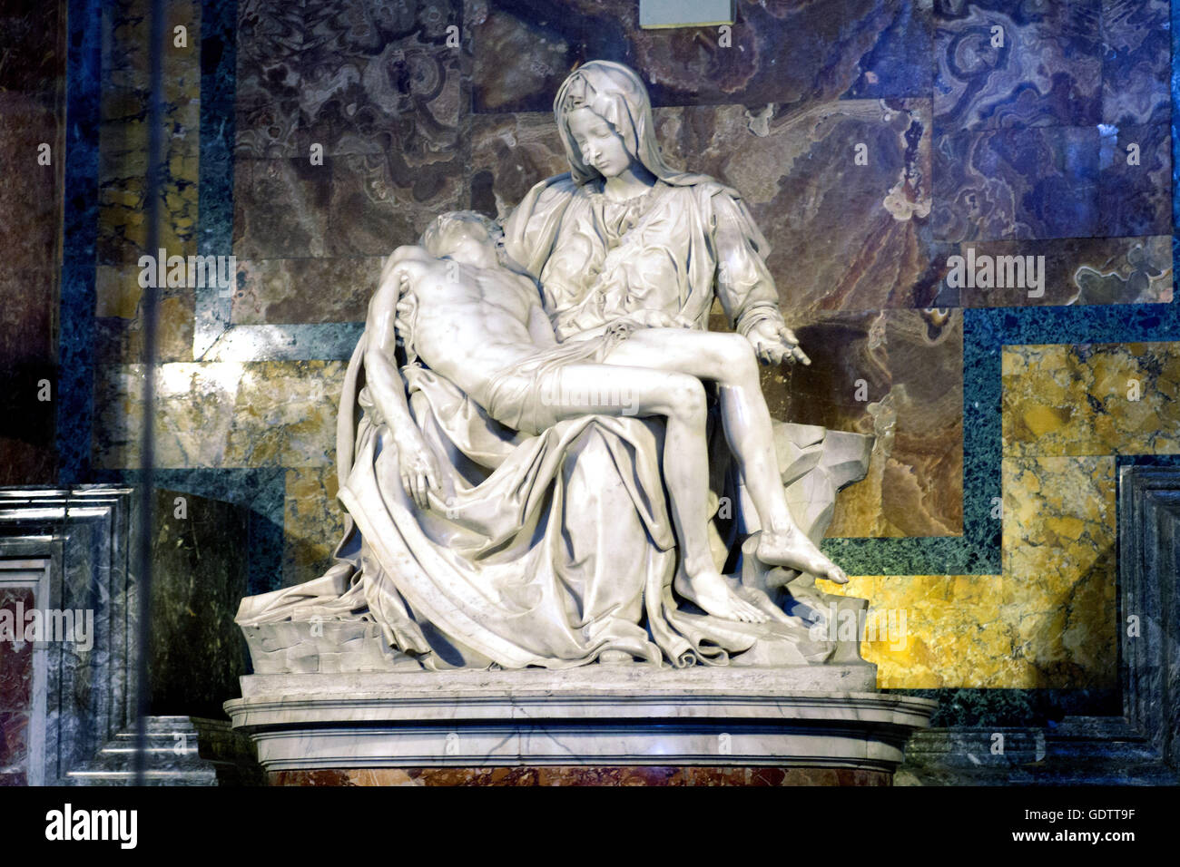 Pieta Sculpture Michelangelo In St Stockfotos und -bilder Kaufen - Alamy
