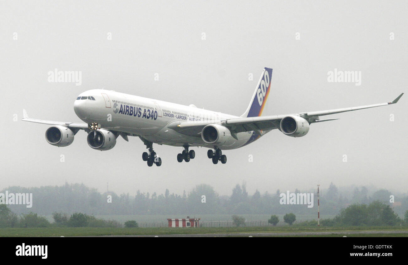 Lufthansa airbus a340 600 -Fotos und -Bildmaterial in hoher Auflösung ...
