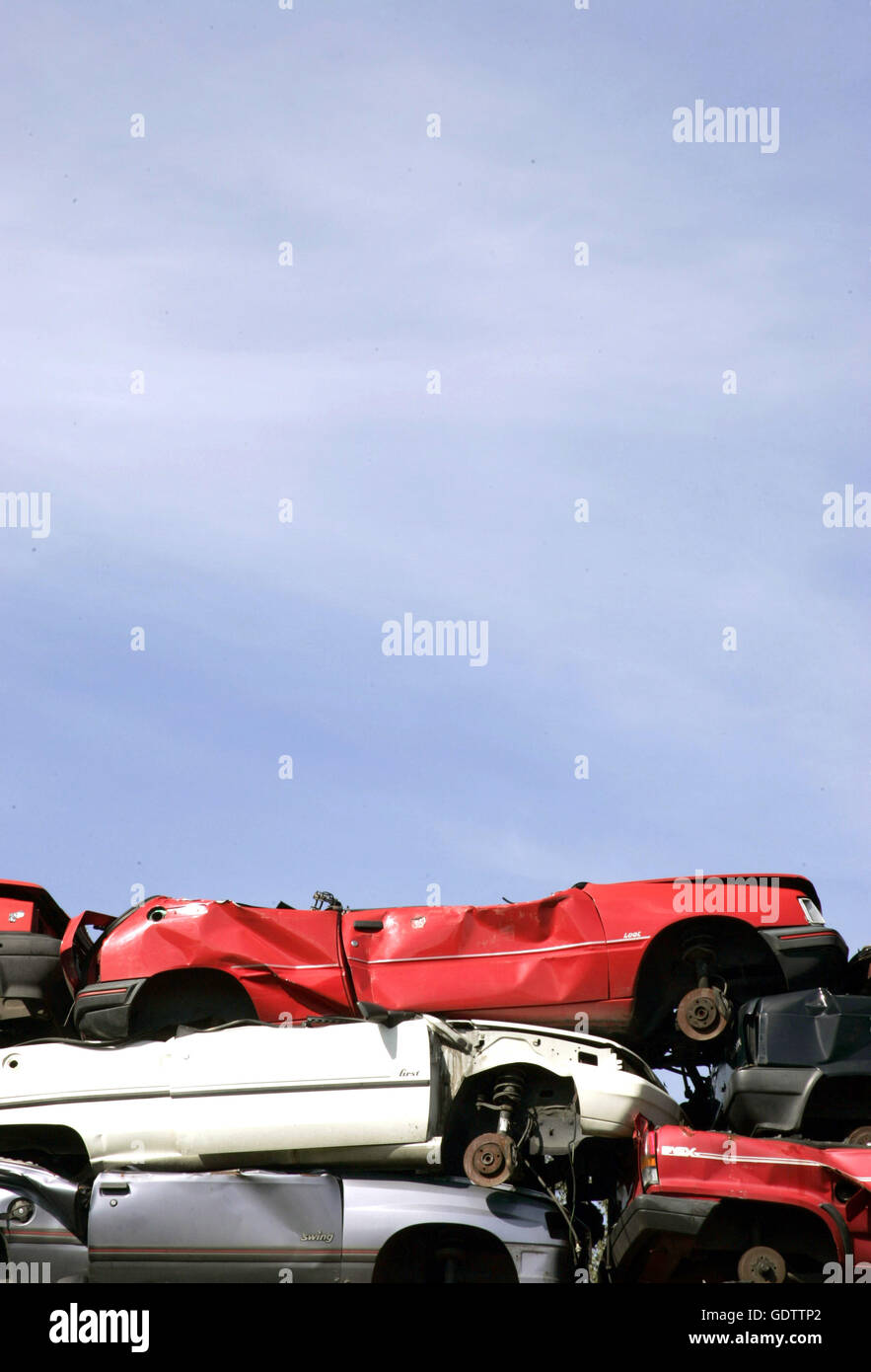 Auto schrottplatz deutschland -Fotos und -Bildmaterial in hoher ...