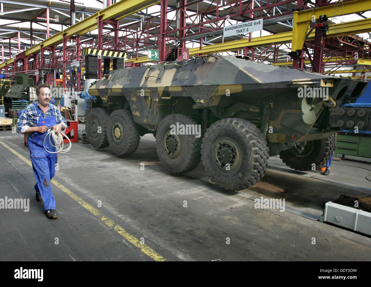 Rheinmetall rheinmetall man military vehicles -Fotos und -Bildmaterial ...
