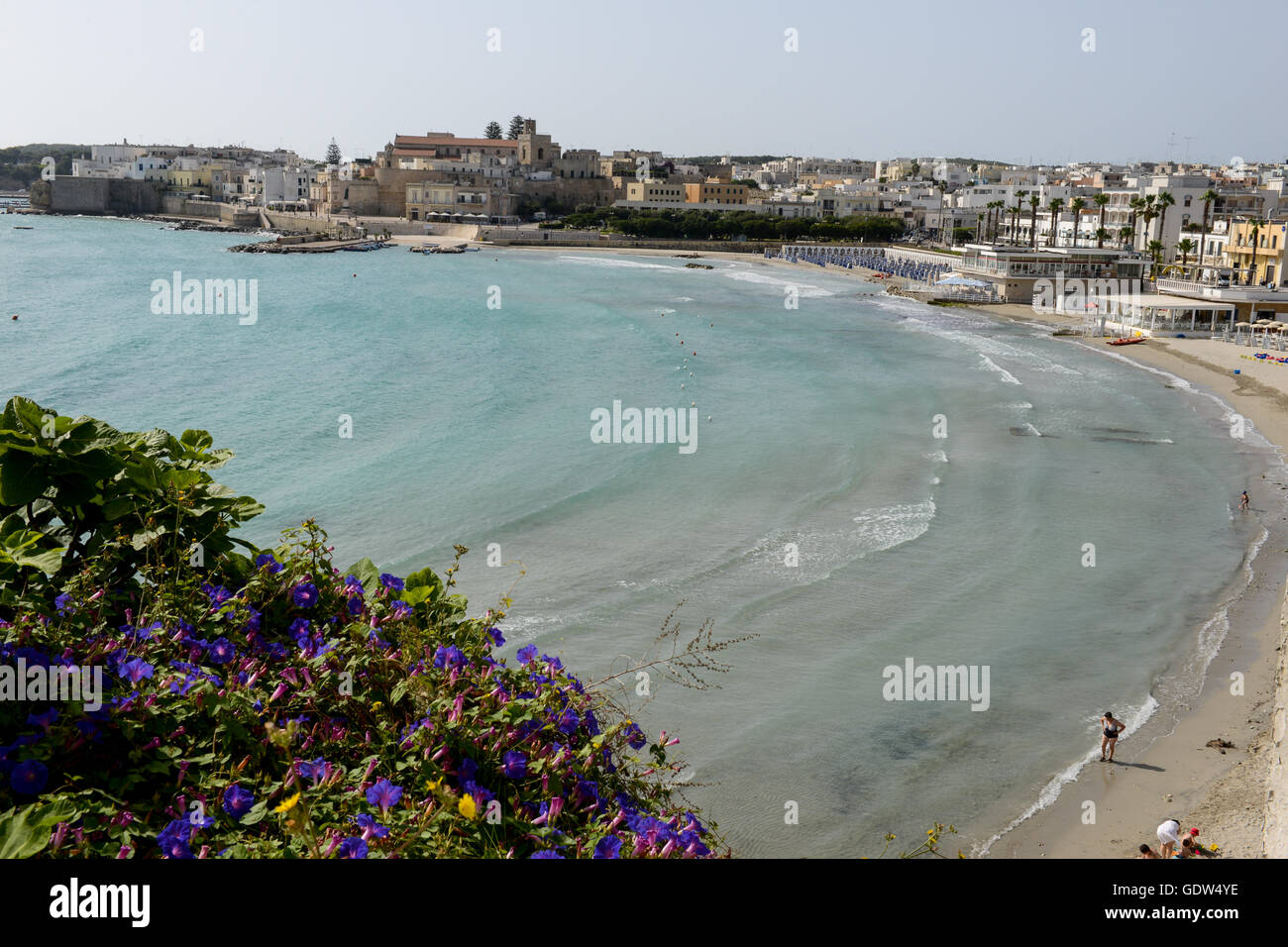 Otranto, Italien - 23. Juni 2016: schöne Stadt Otranto und dem Strand ...