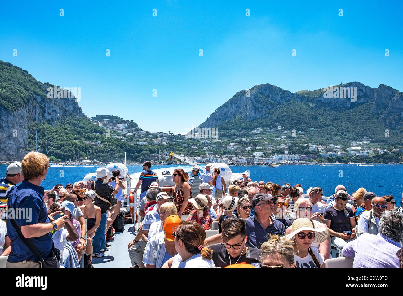 Capri ferry -Fotos und -Bildmaterial in hoher Auflösung – Alamy