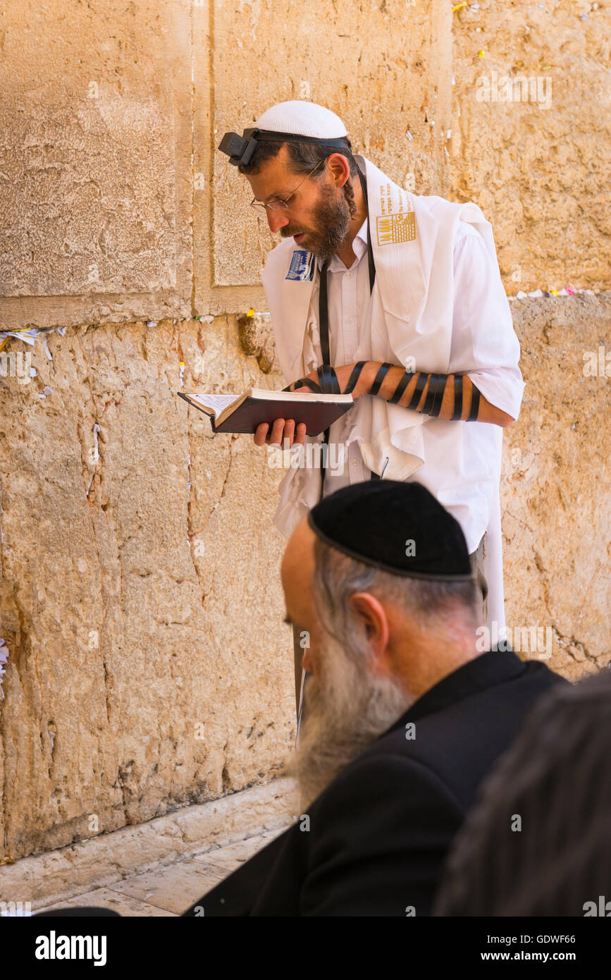 Tefillin phylacteries western wall in -Fotos und -Bildmaterial in hoher ...