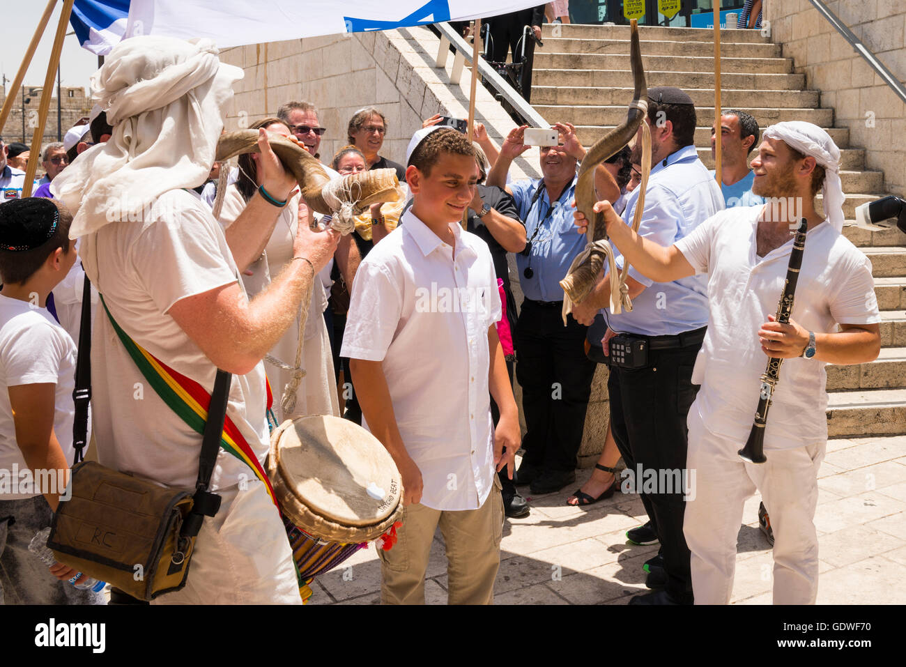 Israel Jerusalem alte Stadt Bar-Mizwa Barmitzvah junge Streetparade ...