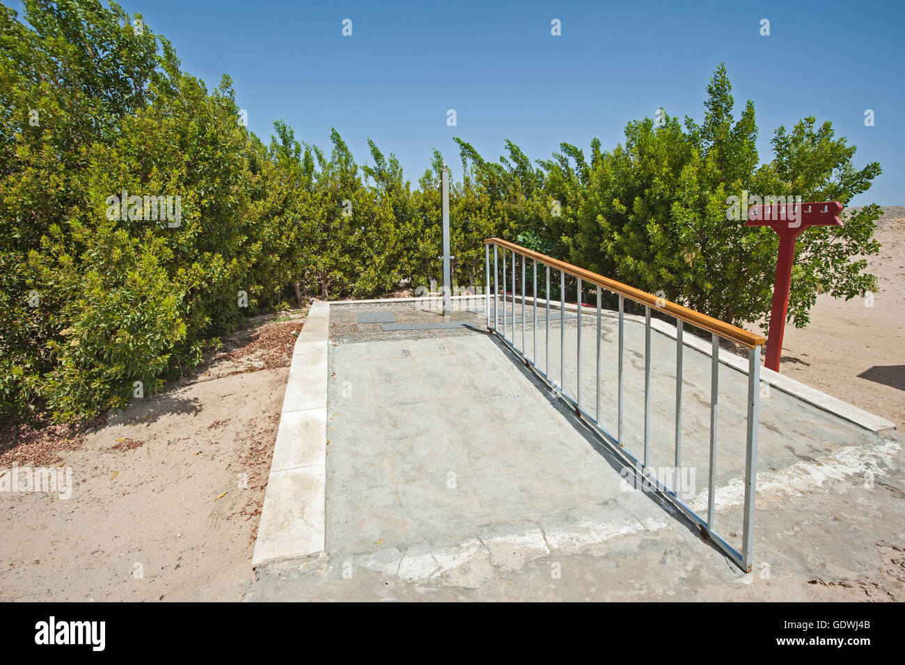 Dusche im freien Anlage am Strand von tropischen Luxus-Hotelanlage ...