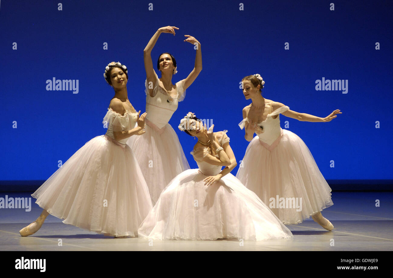 Romantisches ballett -Fotos und -Bildmaterial in hoher Auflösung – Alamy