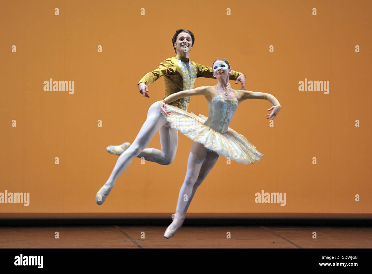 Deutsche oper berlin tanz -Fotos und -Bildmaterial in hoher Auflösung ...