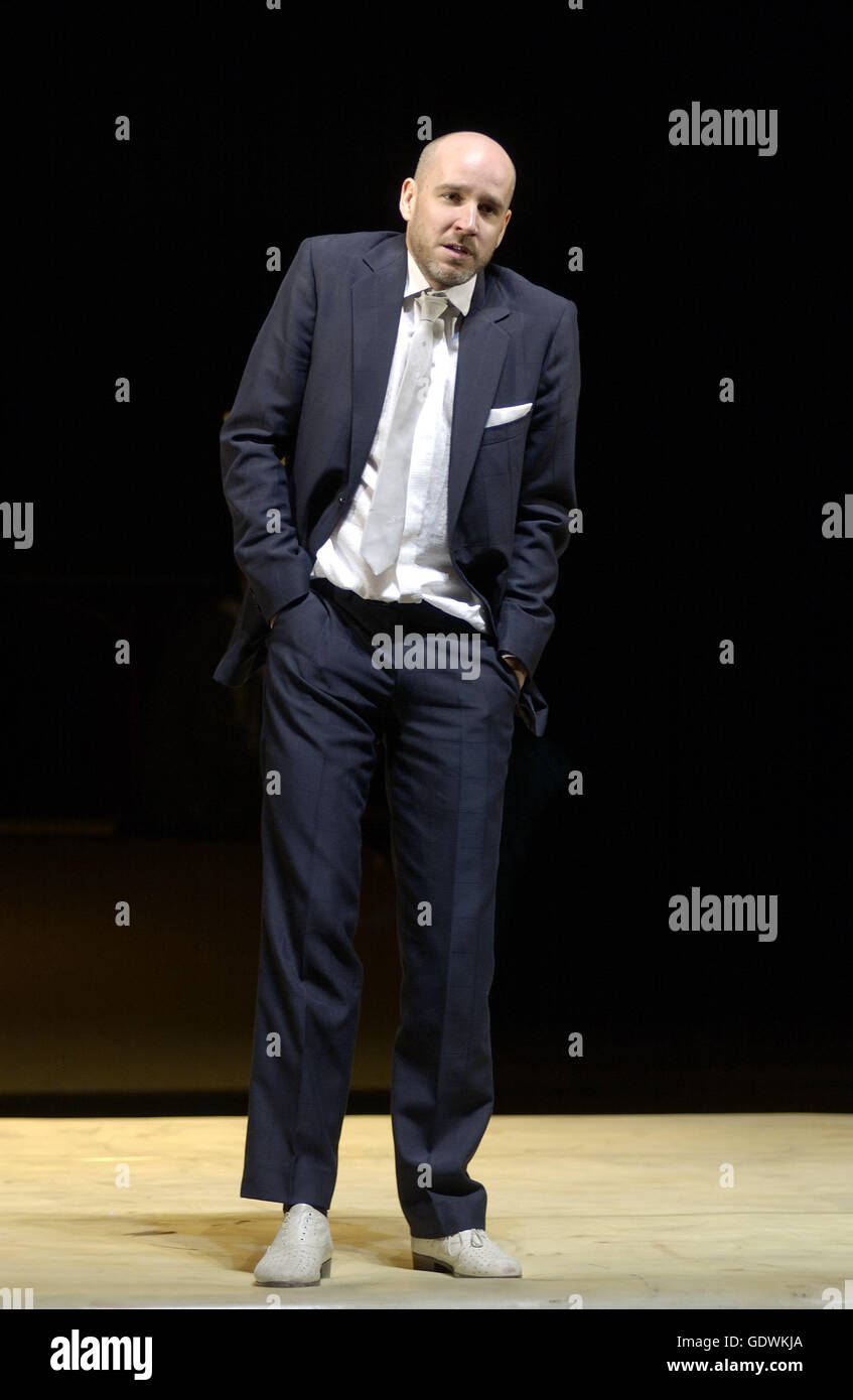 Set design kathrin frosch -Fotos und -Bildmaterial in hoher Auflösung ...