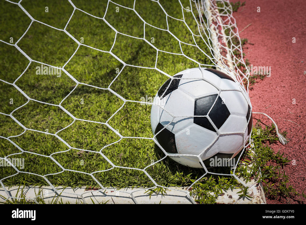 Ball im tor -Fotos und -Bildmaterial in hoher Auflösung – Alamy