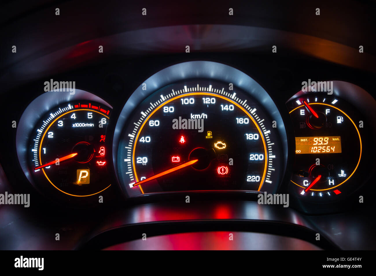 Rennwagen armaturenbrett -Fotos und -Bildmaterial in hoher Auflösung ...