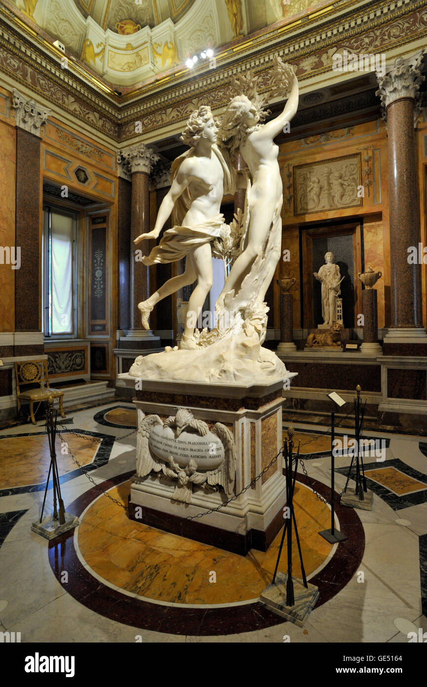 Italien, Rom, Galleria Borghese, Gian Lorenzo Bernini, Marmorskulptur von Apollo und Daphne (AD ...