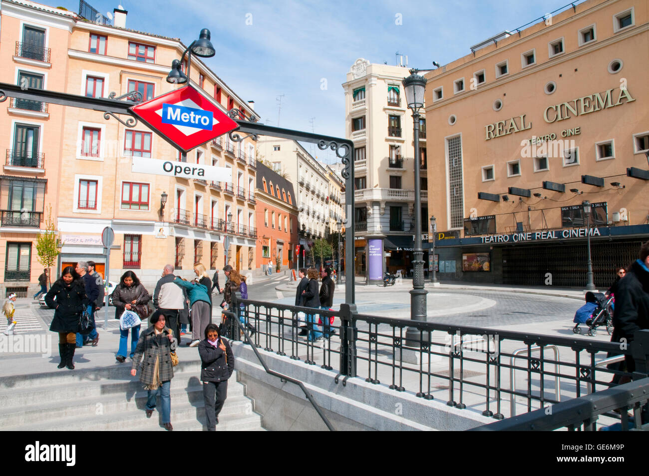 Eingang zur u bahn oper -Fotos und -Bildmaterial in hoher Auflösung – Alamy