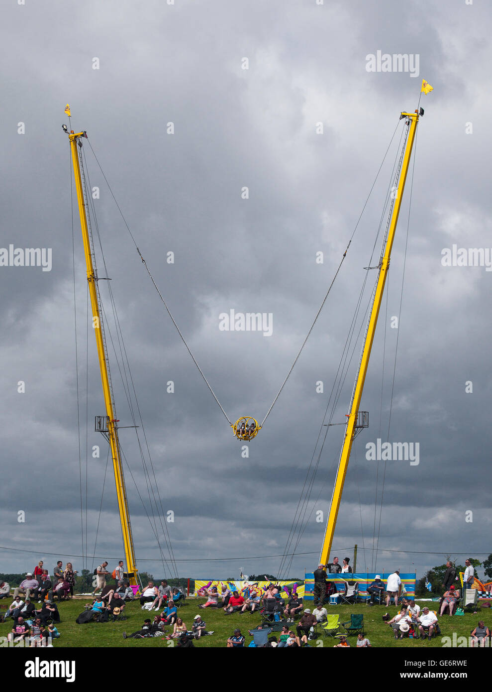 Bungee ball -Fotos und -Bildmaterial in hoher Auflösung – Alamy