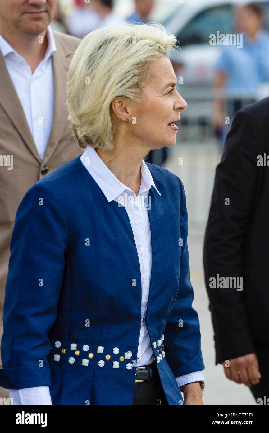 Verteidigungsminister von deutschland -Fotos und -Bildmaterial in hoher Auflösung – Alamy